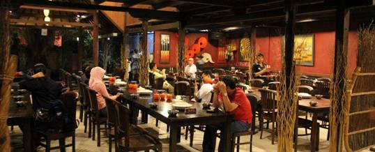 Wisata Adventure Bali Makan Siang di Warung Subak